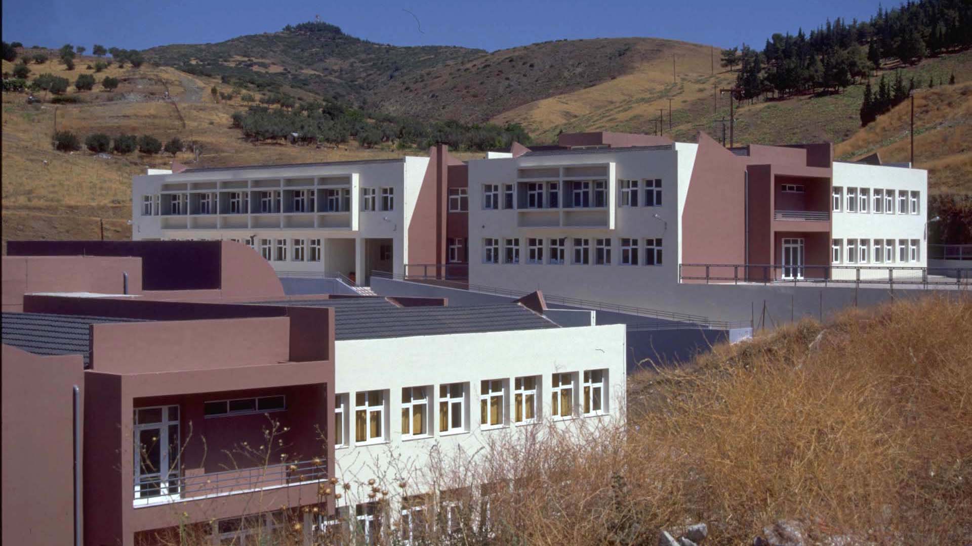 ΣΧΟΛΙΚΟ ΣΥΓΚΡΟΤΗΜΑ ΑΝΘΕΩΝ - VTria Architects