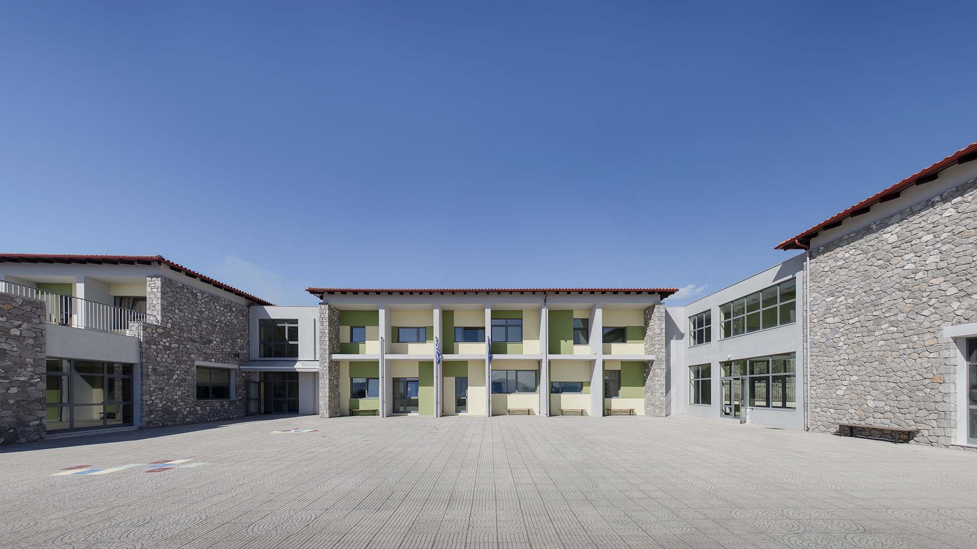 ΔΗΜΟΤΙΚΟ ΣΧΟΛΕΙΟ ΑΧΙΝΟΥ - VTria Architects